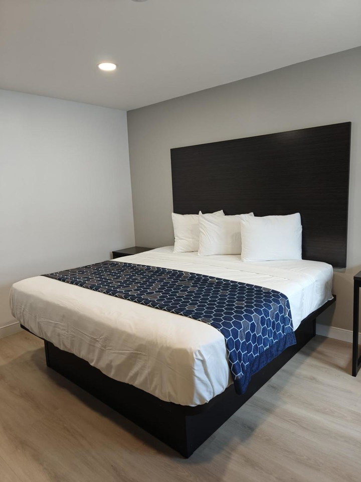 Casa Blanca Inn And Suites - Gilbert, AZ