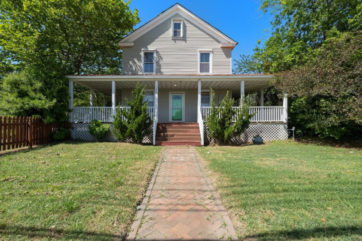 Captains Quarters By The Bay Cottage - Hampton, VA