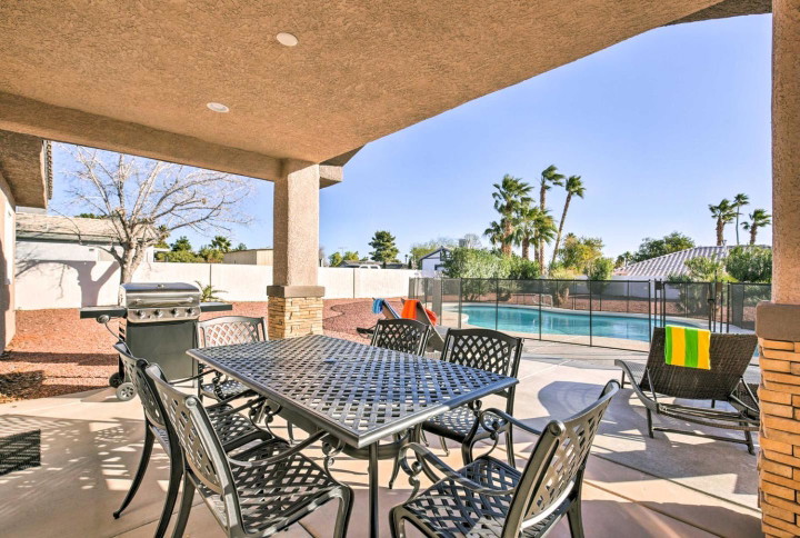 Updated Las Vegas House: Patio & Solar Heated Pool - Las Vegas