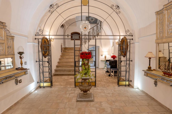 The Crown Palace - Gallipoli - Gallipoli