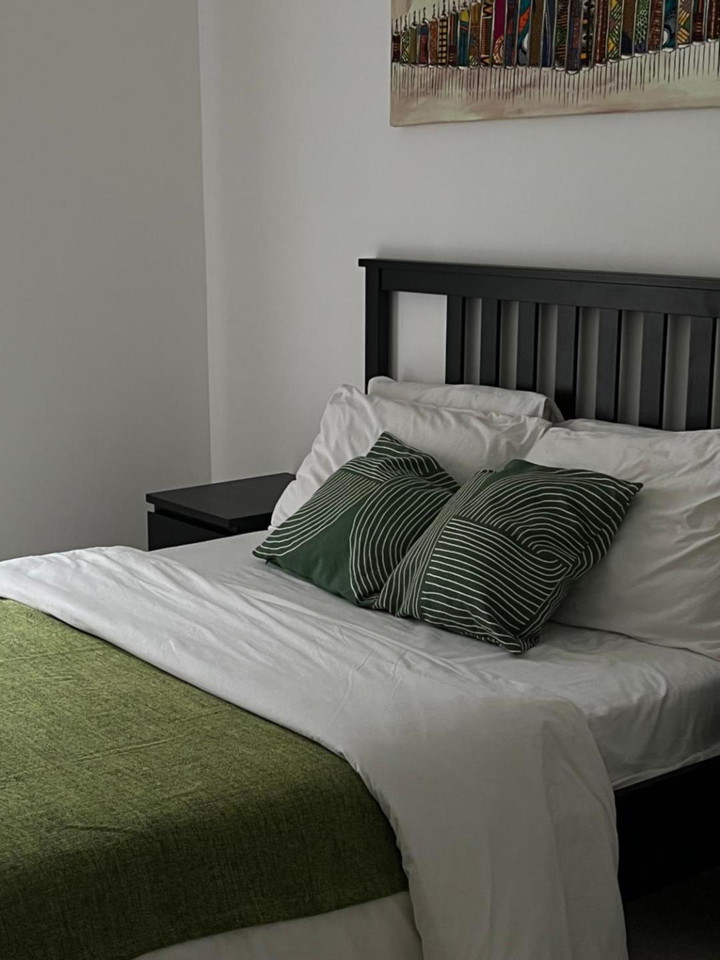 Luxury One Bed Apt W/balcony In Cantonment - Accra