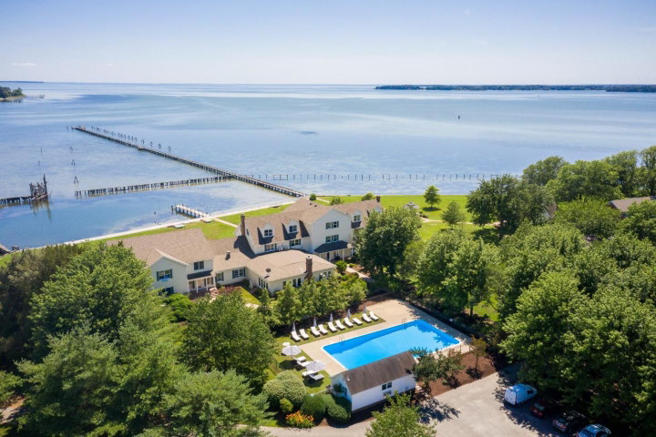 25 Bedrooms - Retreat Center Waterfront Renovated - Saint Michaels, MD