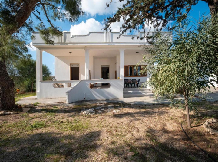 Villa Acqua Azzurra With Private Parking And Air Conditioning - Torre Lapillo