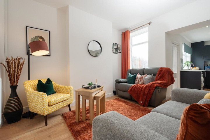 Entire 4 Bedroom House In Bootle Liverpool-ideal For Contractors, Family And Group-free Parking & Free Internet-sleeps 7 - Liverpool