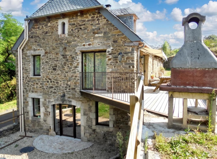 Maison Spacieuse à Castelnau-de-mandailles Avec Cheminée 250 M² - Aveyron