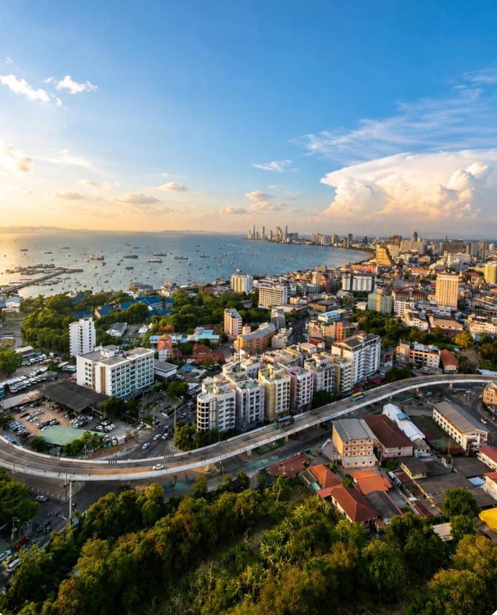 Seaview Beauty - 2 Br Condo At 37fl Near Walking Street And Pier - Pattaya