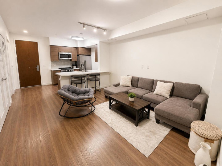 Glendale Luxe Stays - Downtown - Burbank, CA