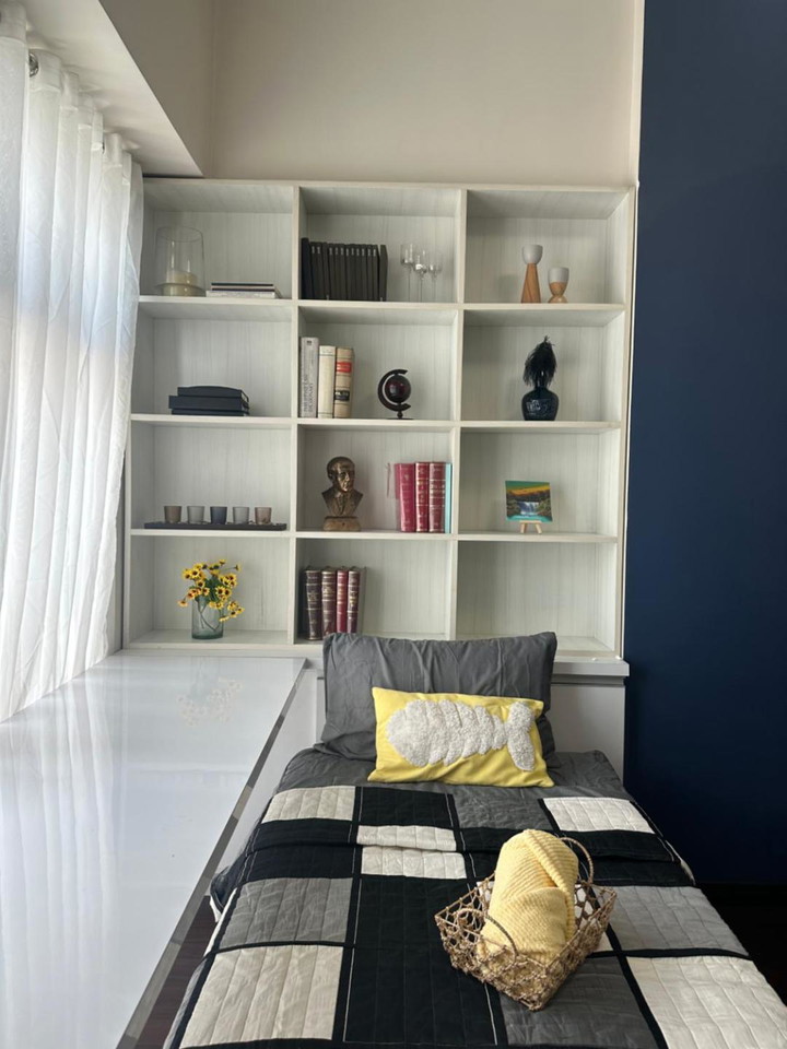 Single Bedroom With Private Toilet And Bath - Taytay