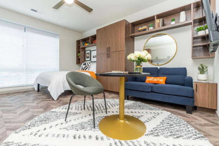 Yugo Guest Suites - Champaign, IL