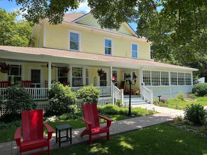 Red Rocker Inn - Black Mountain, NC