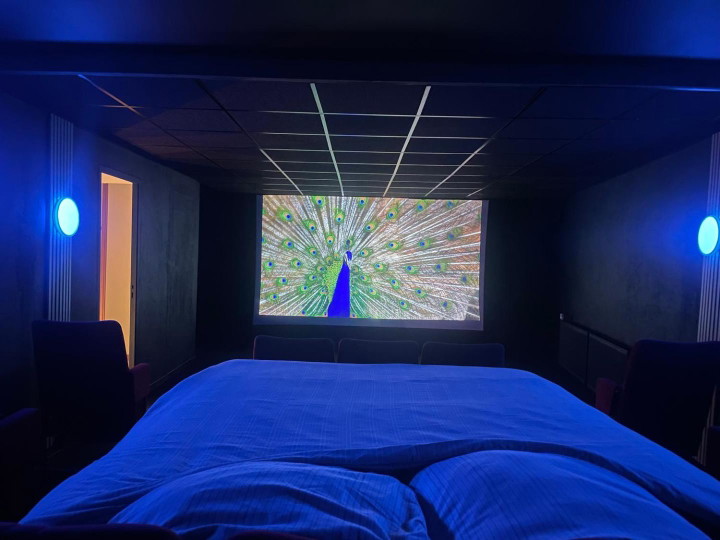 Cinema Paradiso - Appartement De Charme Avec Sauna, Hammam, Spa - Issoudun