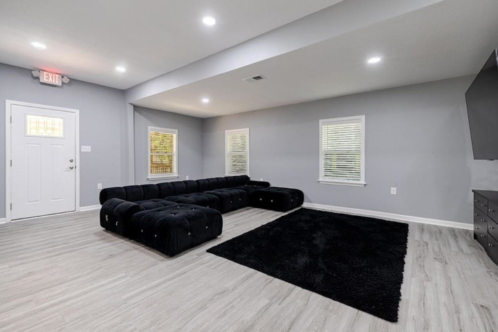 Large 3 Bed 2 Bath Home - Mobile, AL