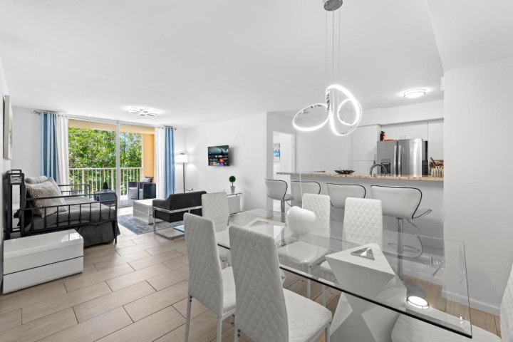 Yacht Club Miami Suite 2 Bedroom And 2 Bathroom With Baby Crib & Free Parking - Florida