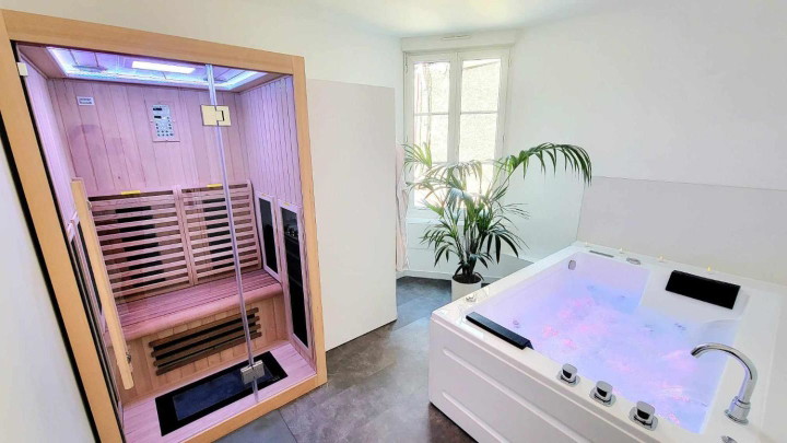 Appart Spa 80m2 Avec Terrasse Balcon Jacuzzi Et Sauna Privatif En Hyper Centre Place Drouet D'erlon - Reims