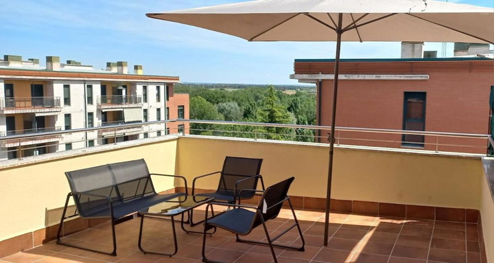 Piso De 2 Dormitorios Y Garaje Junto A Valladolid - Valladolid