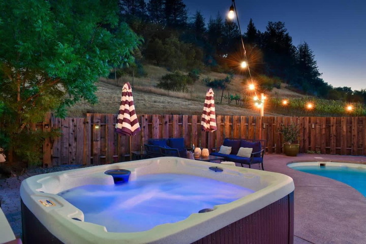 Calistoga Vineyard Getaway - Wine Tastings Included - Napa Valley, CA