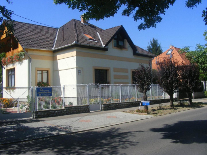 Napfény Apartmanház - Eger