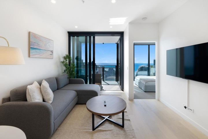 The Star - Luxe 2br With Ocean & City Views And Pool - Broadbeach