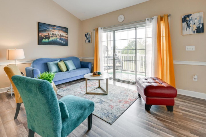 Charming Condo W/ Balcony, 1 Mi To Unc Charlotte! - Concord, NC