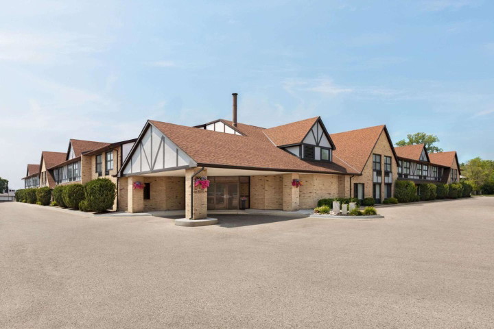 Days Inn By Wyndham Sarnia Harbourfront - Port Huron, MI