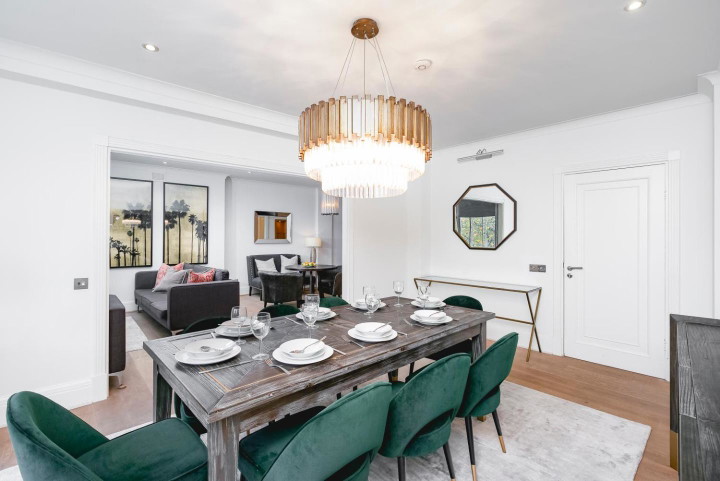 ' Luxury & Spacious Airconditioned 4 Bed 4 Bath Apartment ' - Central London