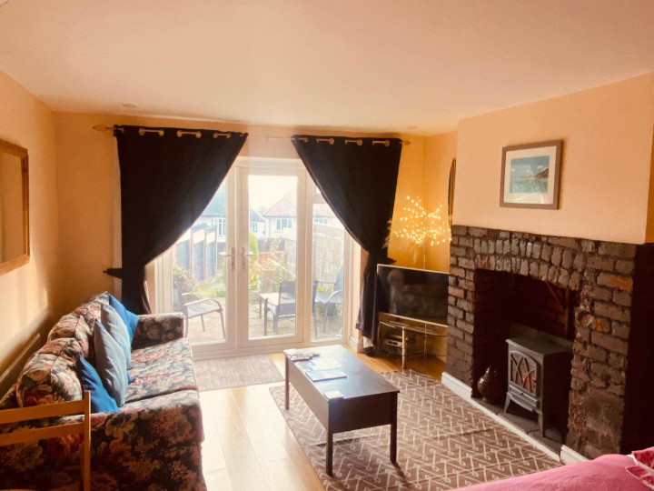 Ground Floor - View Of Lighthouse, Garden And Parking - The Mumbles