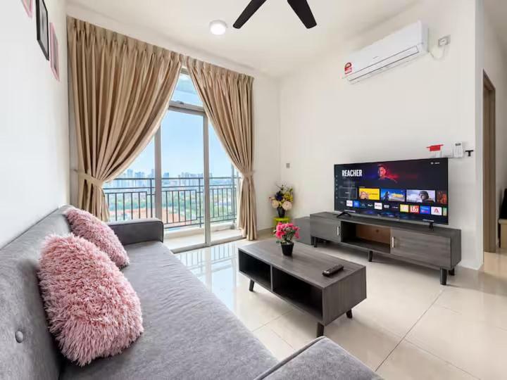 Sks Larkin Stadium Larkin Terminal Bus Town Area Jb City - Johor Bahru