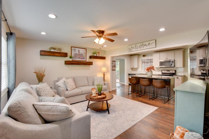 Modern Home W/ Yard + Deck, 1 Mi To Clemson U! - Clemson, SC
