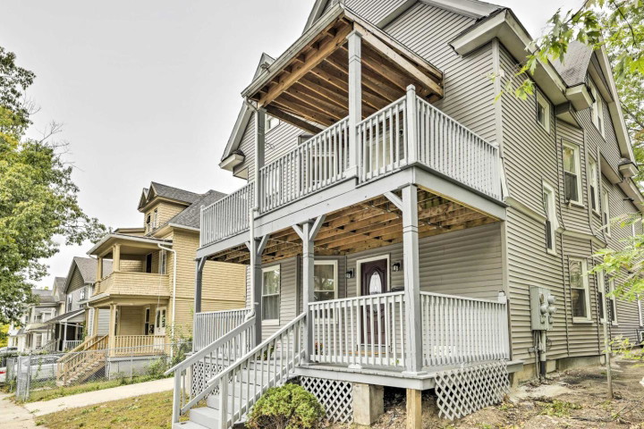 2 Mi To Downtown: Springfield Apt W/ Balcony! - Massachusetts