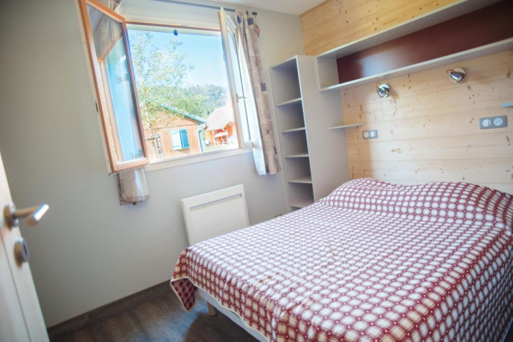 Camping Base De Loisirs Du Lac De La Moselotte - Lorraine