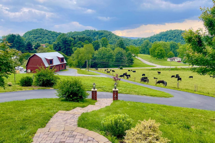 Abingdon Family Getaway W/ Porch & Views! - Abingdon, VA
