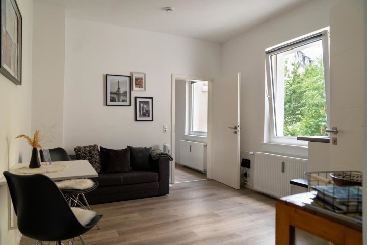 Kleines Glück By Interior Apartments - Bahnhofnähe, Herkules, Unesco-bergpark, Veranda & Parkplatz - Baunatal