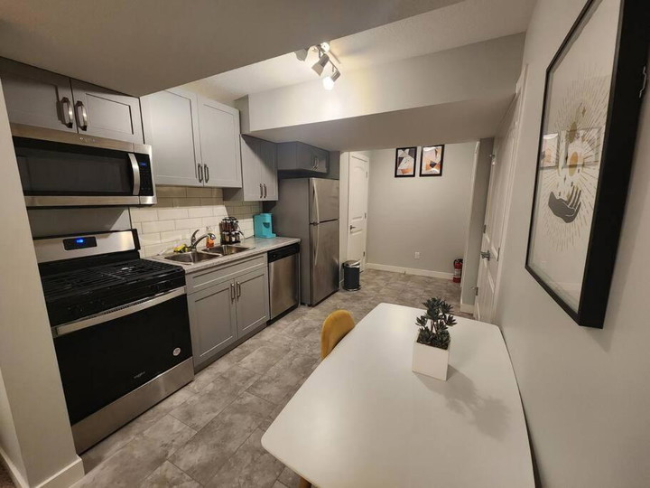 Deluxe 2 Bedroom Suite With*netflix/cable/prime - Edmonton, Canadá