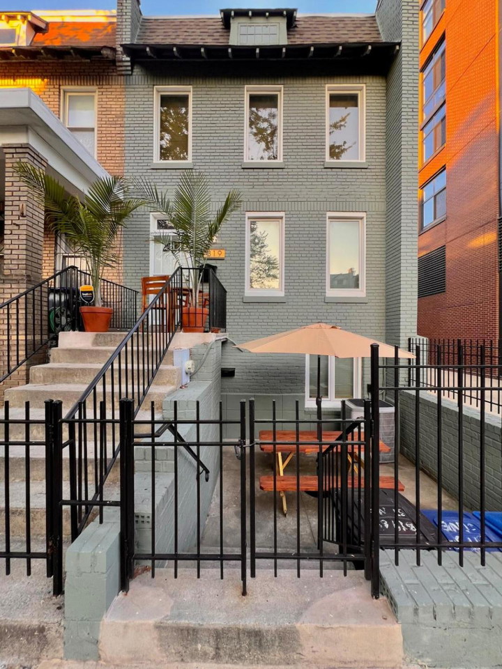 Luxury Group Retreat In Heart Of Dc! - Kensington, MD