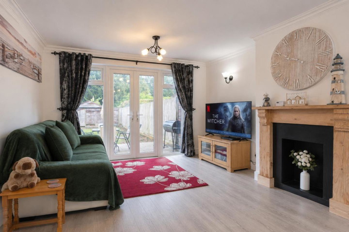 K Suites - Cedar Close - Crawley