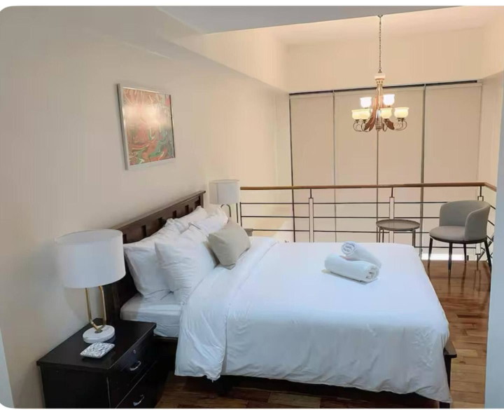 Modern Makati Condo For Rent - City Views Convenience - Manila