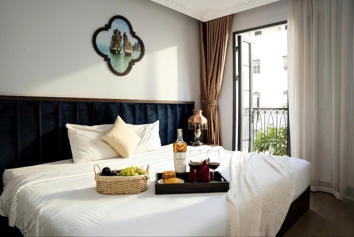 Minh Chau Hotel & Coffee - Hạ Long