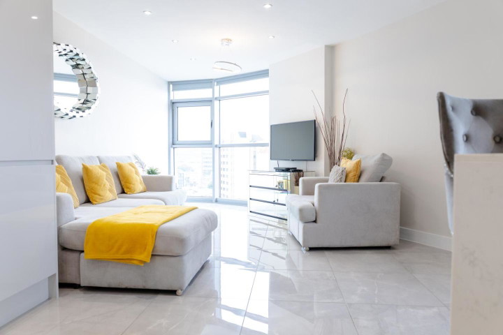 Luxury Cardiff City Centre Apartments - Cardiff