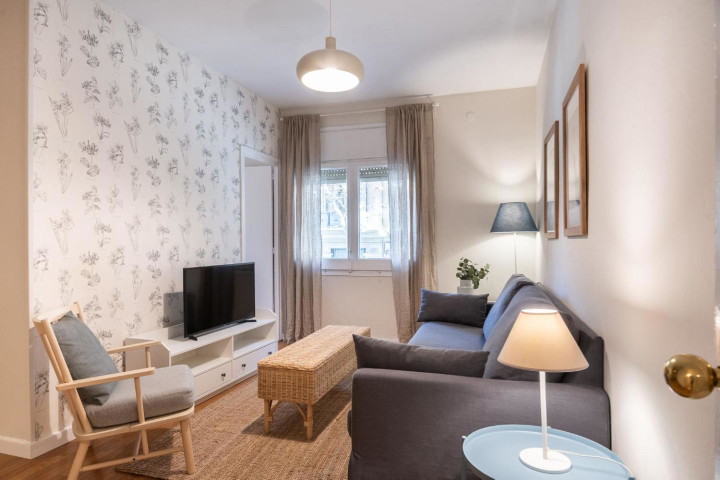 Sagrada Familia 2 Min Away, Spacious 3br, Barcelona - La Barceloneta