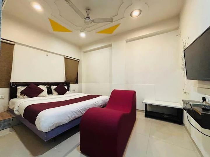 Hotel Jaunt Safari - Ahmedabad
