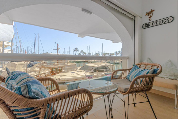 Luxury Waterfront Apartment - Alhaurín de la Torre