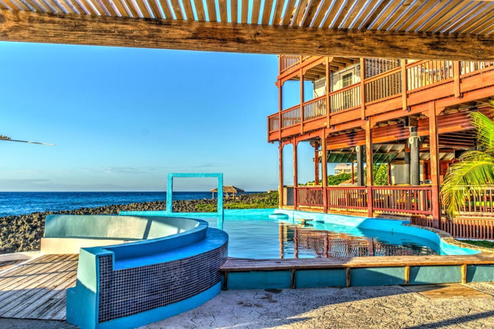 Lands End - Honduras