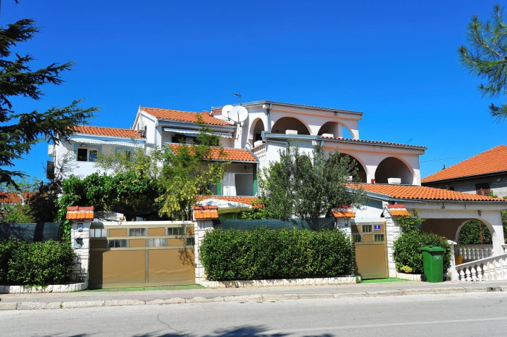 Apartments And Rooms Anika - Zadar
