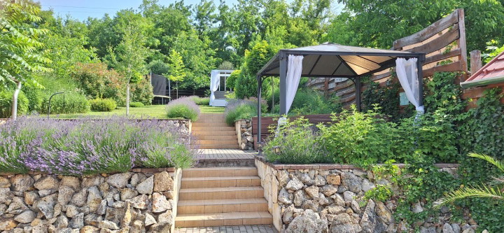 Paradise Apartmanház - Eger