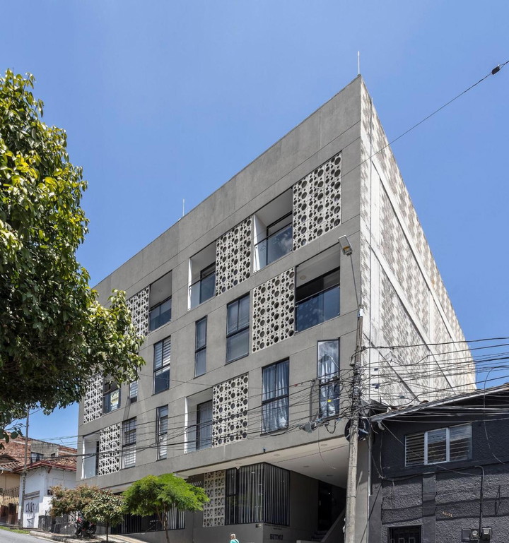 Tranvia 40 - Amoblados Velasquez - Medellín