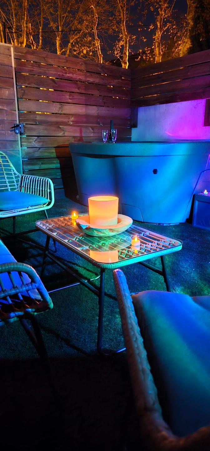 Maison Plus Belle La Nuit Avec Jacuzzi Et Jardin Privé Clim - Allauch