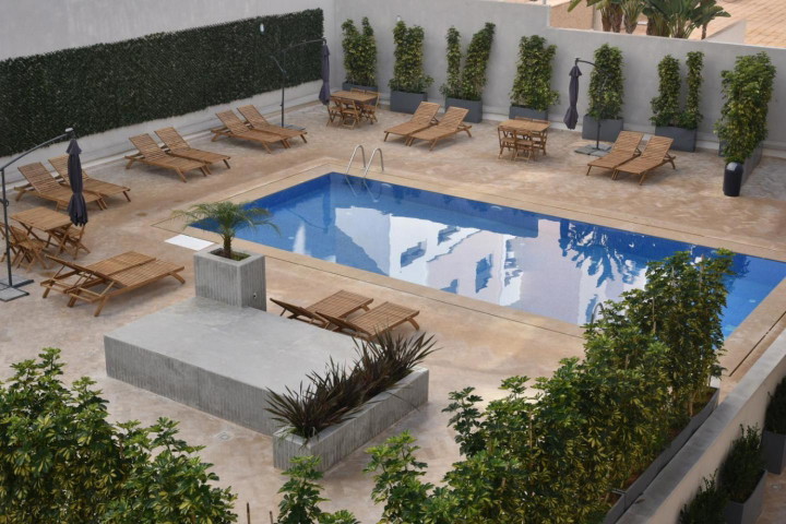 Modern 2br - Pool, Gym, Private Parking & Family Comfort - Kénitra