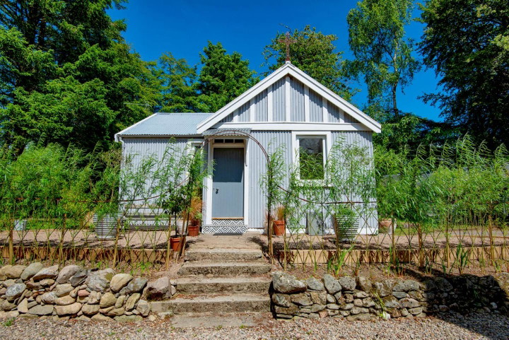 Romantic Tin House Retreat In The Angus Glens - Aberdeenshire