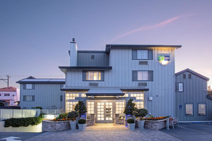 Holiday Inn Express Monterey - Cannery Row By Ihg - Marina, CA