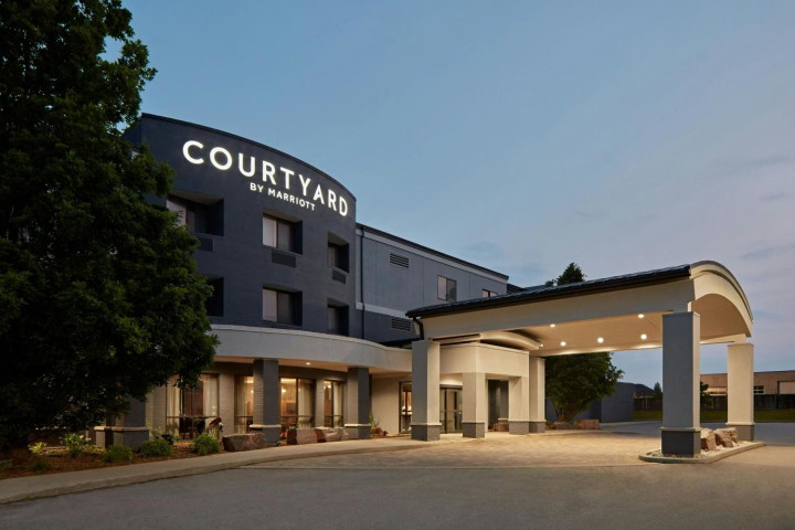 Courtyard By Marriott Hamilton - Hamilton